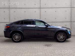 Pelēks Mercedes-Benz GLC 200 2020 Rīga, ar dzinēja tilpumu 2.00 L un nobraukumu 95 tūkst. km par 36900 €, foto 5 vietnē AUTOMOTO.COM.LV