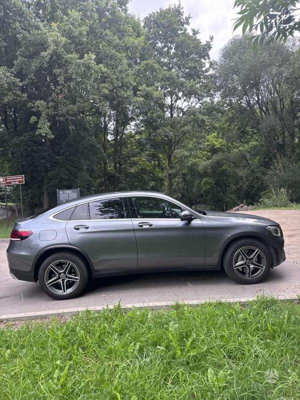 Pelēks Mercedes-Benz GLC 200 2020 Kauņa, ar dzinēja tilpumu 1.95 L un nobraukumu 151 tūkst. km par 29900 €, foto 4 vietnē AUTOMOTO.COM.LV
