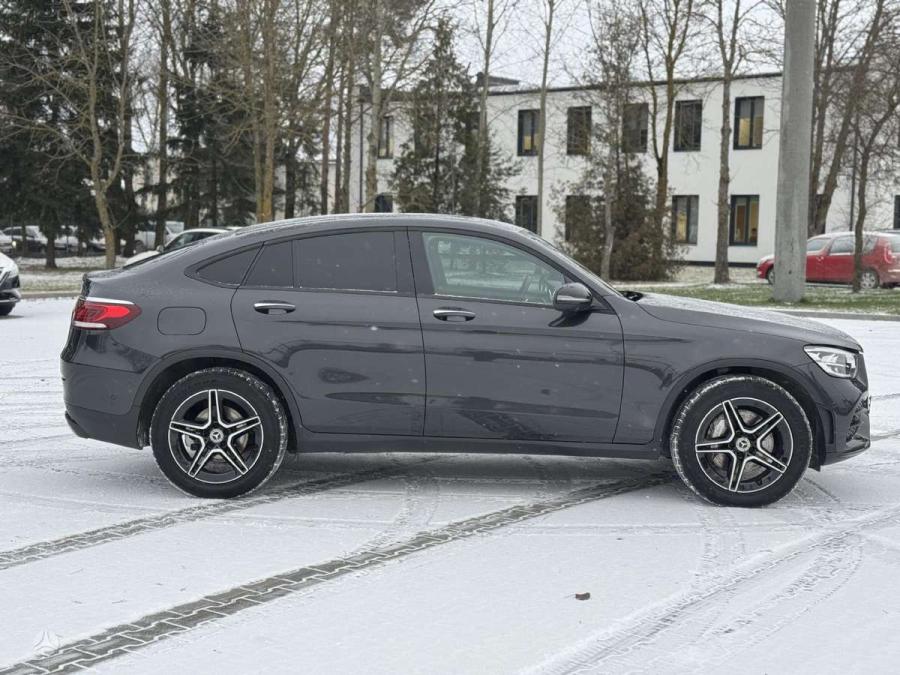 Grey Mercedes-Benz GLC 200 2022 in Siauliai, with an engine capacity of 1.95 L and mileage of 145 thousand km for 34000 €, photo 7 on AUTOMOTO.COM.LV