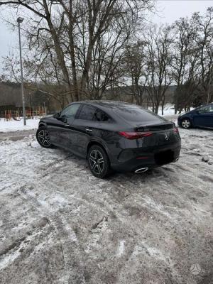 Pelēks Mercedes-Benz GLC 200 2025 Viļņa, ar dzinēja tilpumu 2.00 L un nobraukumu 14 tūkst. km par 64999 €, foto  vietnē AUTOMOTO.COM.LV
