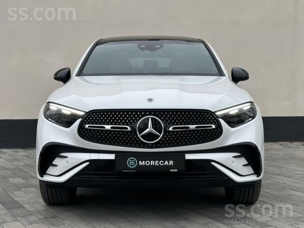 White Mercedes-Benz GLC 200 2023 in Riga, with an engine capacity of 2.00 L and mileage of 40 thousand km for 66950 €, photo 2 on AUTOMOTO.COM.LV