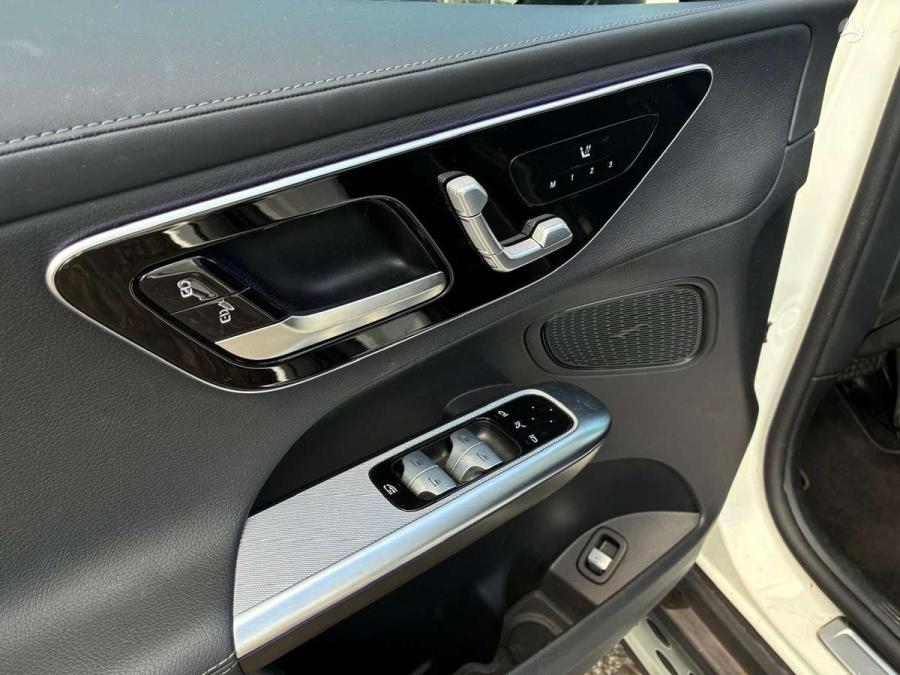 Balts Mercedes-Benz GLC 200 2023 Viļņa, ar dzinēja tilpumu 2.00 L un nobraukumu 36 tūkst. km par 51900 €, foto 28 vietnē AUTOMOTO.COM.LV