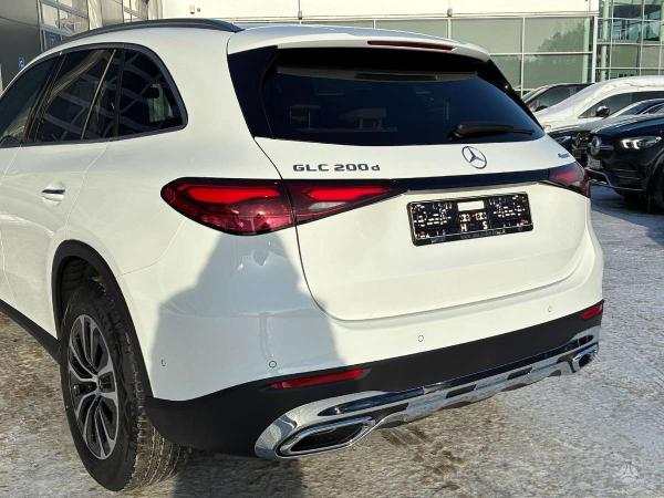 Balts Mercedes-Benz GLC 200 2025 Viļņa, ar dzinēja tilpumu 1.99 L un nobraukumu 10 tūkst. km par 54900 €, foto 10 vietnē AUTOMOTO.COM.LV