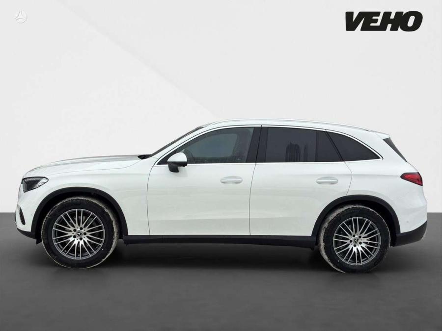 White Mercedes-Benz GLC 200 2025 in Vilnius, with an engine capacity of 1.99 L and mileage of 10 thousand km for 55938 €, photo 2 on AUTOMOTO.COM.LV