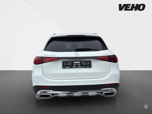 White Mercedes-Benz GLC 200 2025 in Vilnius, with an engine capacity of 1.99 L and mileage of 10 thousand km for 55938 €, photo 4 on AUTOMOTO.COM.LV