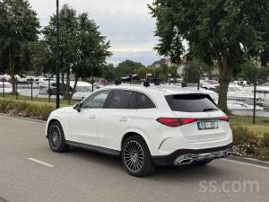 White Mercedes-Benz GLC 200 2026 in Riga, with an engine capacity of 2.00 L and mileage of 11 thousand km for 59500 €, photo 4 on AUTOMOTO.COM.LV