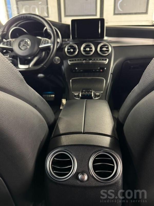 Черный Мерседес ГЛЦ 220 2016 в Рига, объемом двигателя 2.20 л и пробегом 97 тыс. км за 24800 €, фото 5 на AUTOMOTO.COM.LV