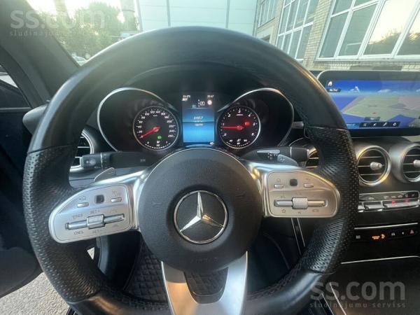 Black Mercedes-Benz GLC 220 2019 in Riga, with an engine capacity of 2.00 L and mileage of 154 thousand km for 28900 €, photo 4 on AUTOMOTO.COM.LV