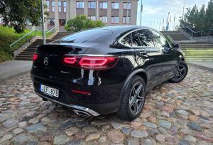 Black Mercedes-Benz GLC 220 2019 in Utena, with an engine capacity of 1.95 L and mileage of 159 thousand km for 28700 €, photo 6 on AUTOMOTO.COM.LV