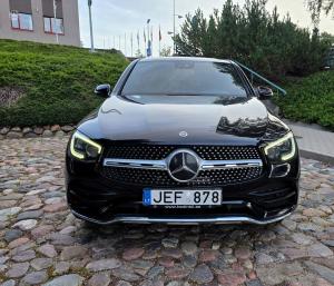Black Mercedes-Benz GLC 220 2019 in Utena, with an engine capacity of 1.95 L and mileage of 159 thousand km for 28700 €, photo 8 on AUTOMOTO.COM.LV