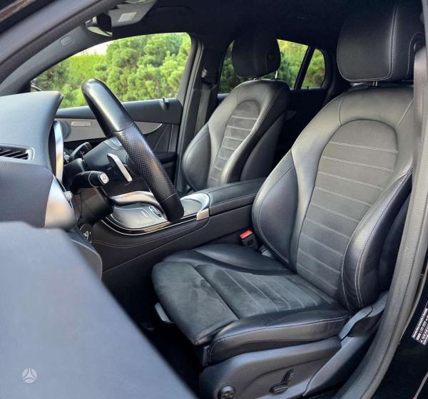 Black Mercedes-Benz GLC 220 2019 in Utena, with an engine capacity of 1.95 L and mileage of 159 thousand km for 28700 €, photo 9 on AUTOMOTO.COM.LV