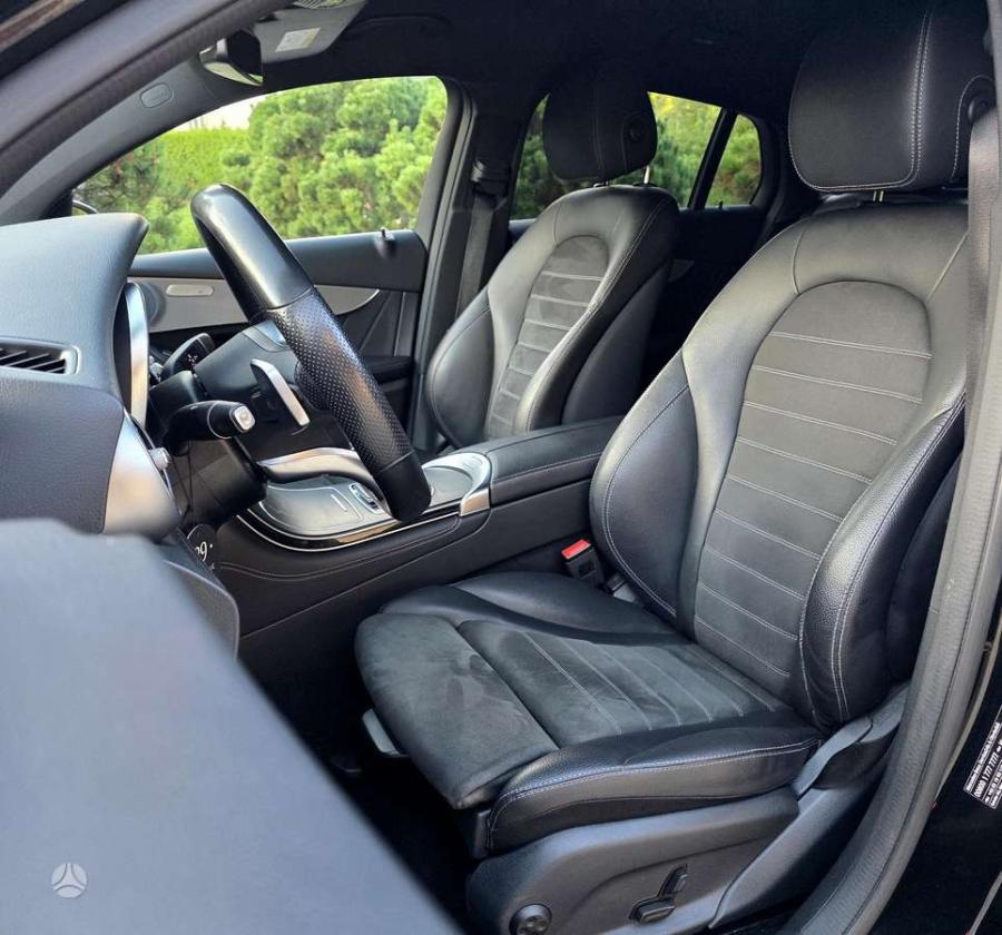 Black Mercedes-Benz GLC 220 2019 in Utena, with an engine capacity of 1.95 L and mileage of 159 thousand km for 28700 €, photo 10 on AUTOMOTO.COM.LV