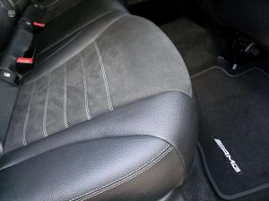 Black Mercedes-Benz GLC 220 2019 in Utena, with an engine capacity of 1.95 L and mileage of 159 thousand km for 28700 €, photo 13 on AUTOMOTO.COM.LV