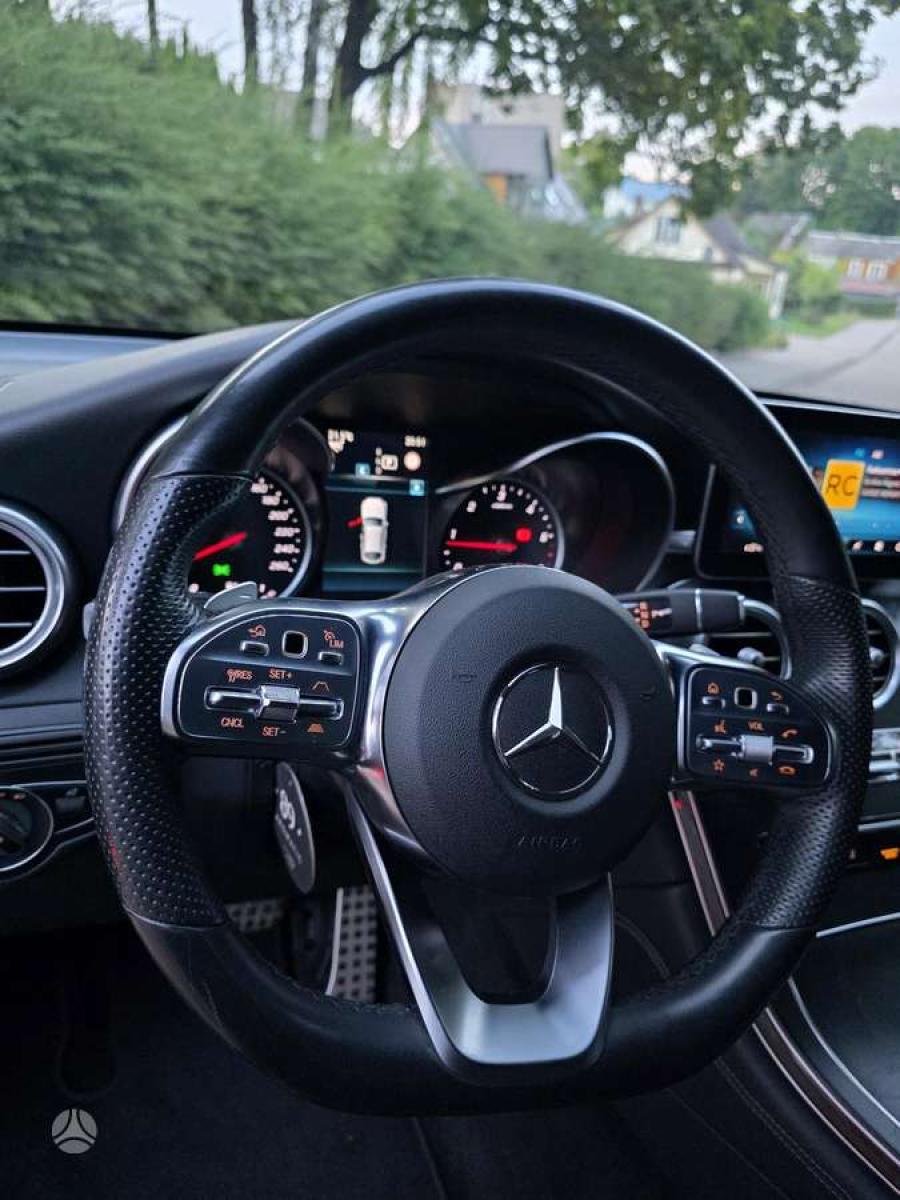 Black Mercedes-Benz GLC 220 2019 in Utena, with an engine capacity of 1.95 L and mileage of 159 thousand km for 28700 €, photo 15 on AUTOMOTO.COM.LV