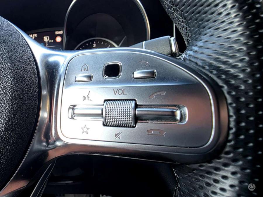 Black Mercedes-Benz GLC 220 2019 in Utena, with an engine capacity of 1.95 L and mileage of 159 thousand km for 28700 €, photo 17 on AUTOMOTO.COM.LV