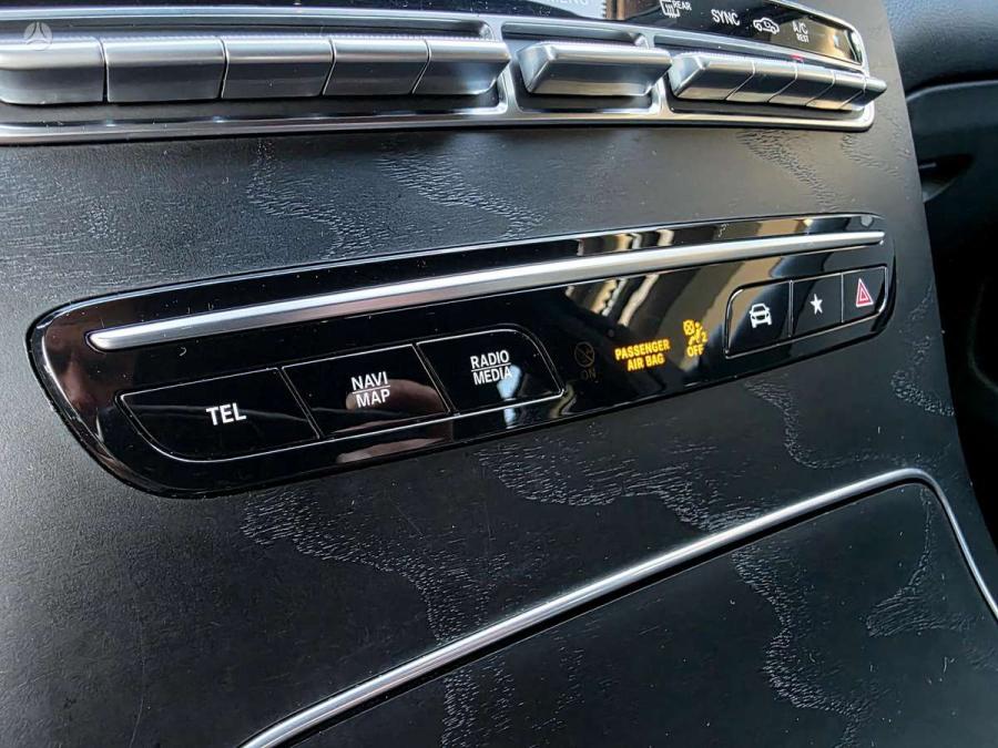 Black Mercedes-Benz GLC 220 2019 in Utena, with an engine capacity of 1.95 L and mileage of 159 thousand km for 28700 €, photo 20 on AUTOMOTO.COM.LV