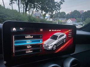 Black Mercedes-Benz GLC 220 2019 in Utena, with an engine capacity of 1.95 L and mileage of 159 thousand km for 28700 €, photo 23 on AUTOMOTO.COM.LV