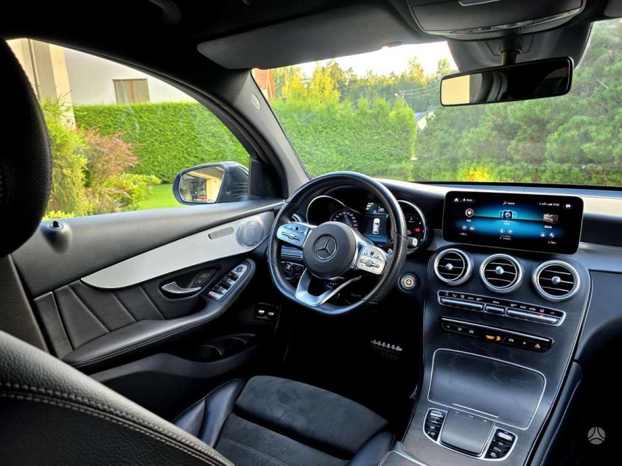 Black Mercedes-Benz GLC 220 2019 in Utena, with an engine capacity of 1.95 L and mileage of 159 thousand km for 28700 €, photo 26 on AUTOMOTO.COM.LV