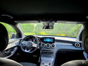 Black Mercedes-Benz GLC 220 2019 in Utena, with an engine capacity of 1.95 L and mileage of 159 thousand km for 28700 €, photo 28 on AUTOMOTO.COM.LV