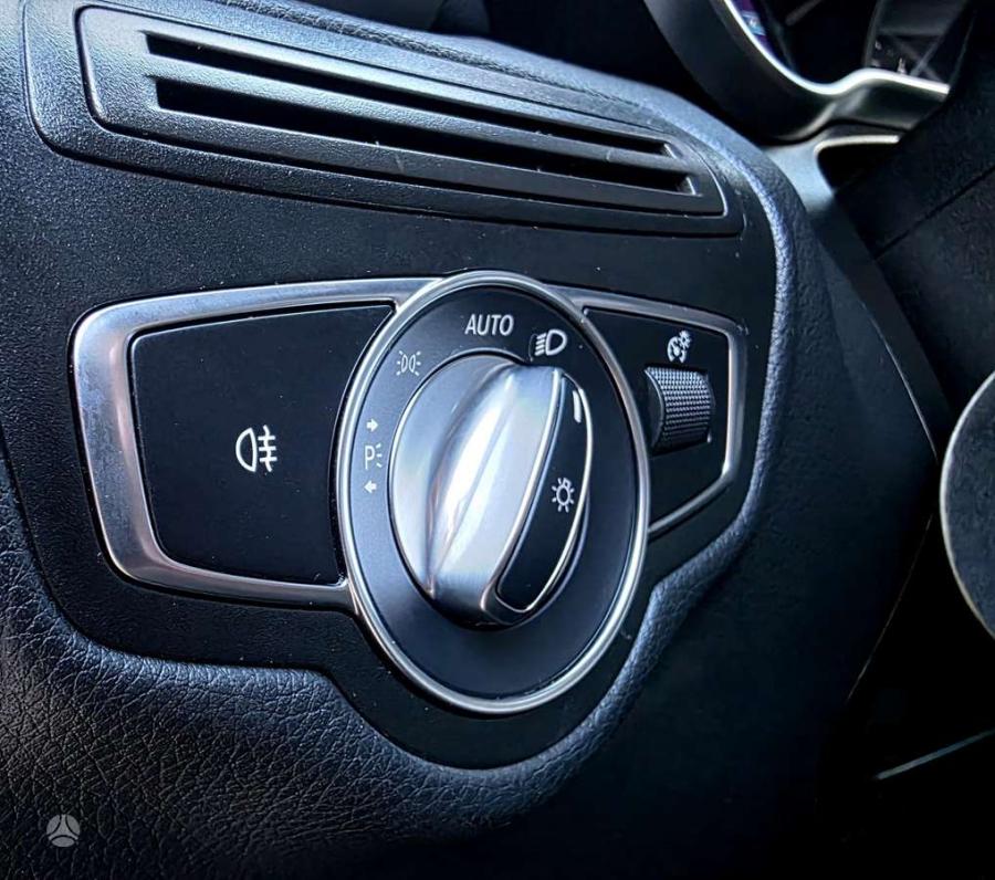 Black Mercedes-Benz GLC 220 2019 in Utena, with an engine capacity of 1.95 L and mileage of 159 thousand km for 28700 €, photo 30 on AUTOMOTO.COM.LV