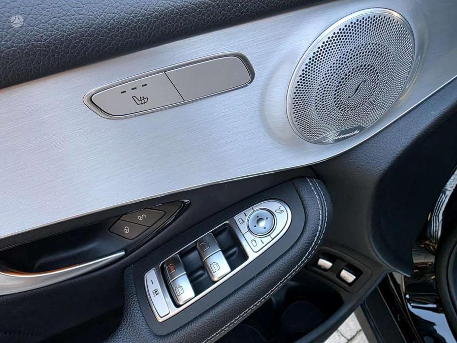 Black Mercedes-Benz GLC 220 2019 in Utena, with an engine capacity of 1.95 L and mileage of 159 thousand km for 28700 €, photo 31 on AUTOMOTO.COM.LV