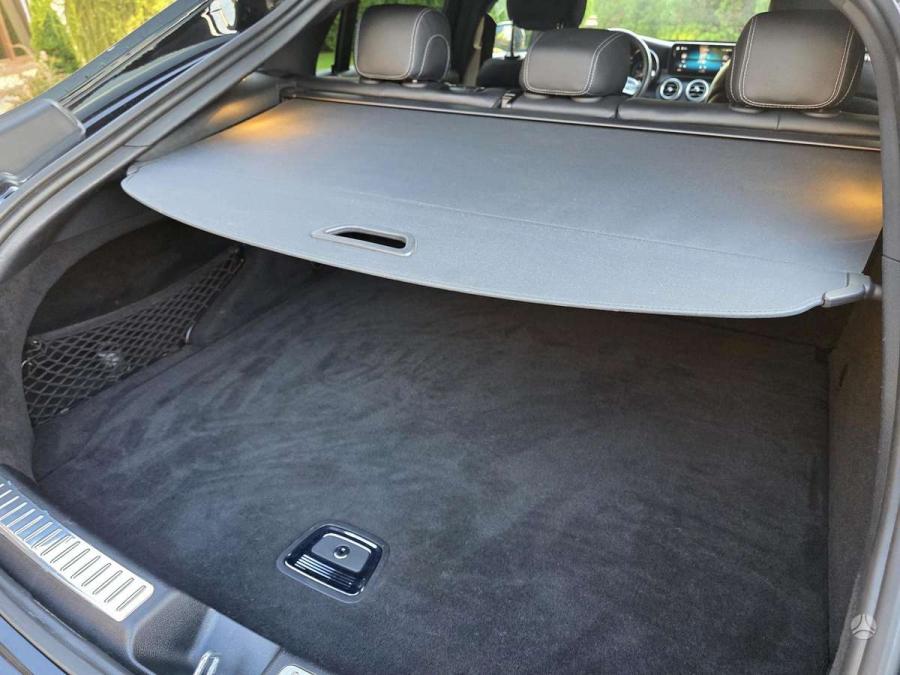 Black Mercedes-Benz GLC 220 2019 in Utena, with an engine capacity of 1.95 L and mileage of 159 thousand km for 28700 €, photo 36 on AUTOMOTO.COM.LV
