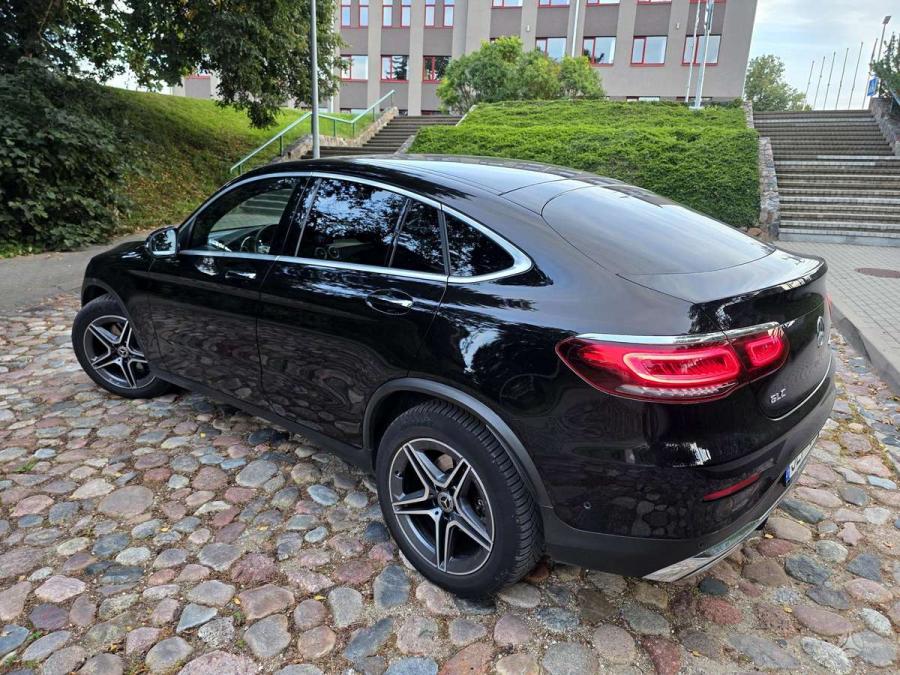 Black Mercedes-Benz GLC 220 2019 in Utena, with an engine capacity of 1.95 L and mileage of 159 thousand km for 28700 €, photo 44 on AUTOMOTO.COM.LV