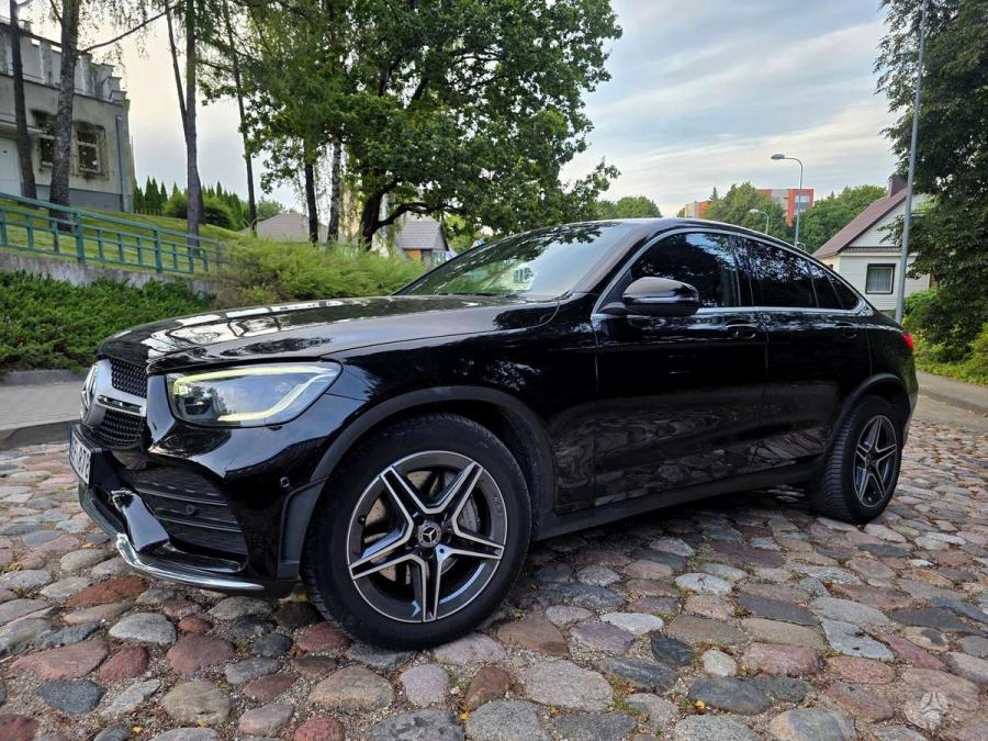 Black Mercedes-Benz GLC 220 2019 in Utena, with an engine capacity of 1.95 L and mileage of 159 thousand km for 28700 €, photo 45 on AUTOMOTO.COM.LV