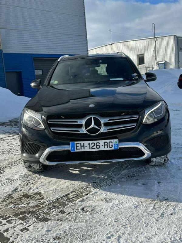 Melns Mercedes-Benz GLC 220 2016 Tauragė, ar dzinēja tilpumu 2.20 L un nobraukumu 300 tūkst. km par 16500 €, foto 3 vietnē AUTOMOTO.COM.LV