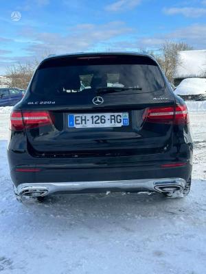 Melns Mercedes-Benz GLC 220 2016 Tauragė, ar dzinēja tilpumu 2.20 L un nobraukumu 300 tūkst. km par 16500 €, foto 6 vietnē AUTOMOTO.COM.LV