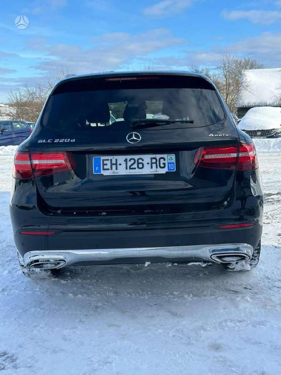 Melns Mercedes-Benz GLC 220 2016 Tauragė, ar dzinēja tilpumu 2.20 L un nobraukumu 300 tūkst. km par 16500 €, foto 6 vietnē AUTOMOTO.COM.LV