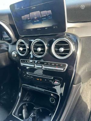 Melns Mercedes-Benz GLC 220 2016 Tauragė, ar dzinēja tilpumu 2.20 L un nobraukumu 300 tūkst. km par 16500 €, foto 11 vietnē AUTOMOTO.COM.LV