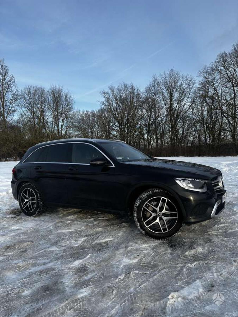 Melns Mercedes-Benz GLC 220 2016 Kauņa, ar dzinēja tilpumu 2.20 L un nobraukumu 329 tūkst. km par 15999 €, foto 2 vietnē AUTOMOTO.COM.LV