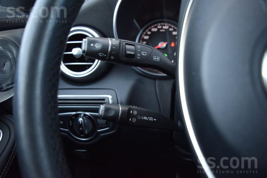 Black Mercedes-Benz GLC 220 2016 in Riga, with an engine capacity of 2.20 L and mileage of 148 thousand km for 23900 €, photo 9 on AUTOMOTO.COM.LV