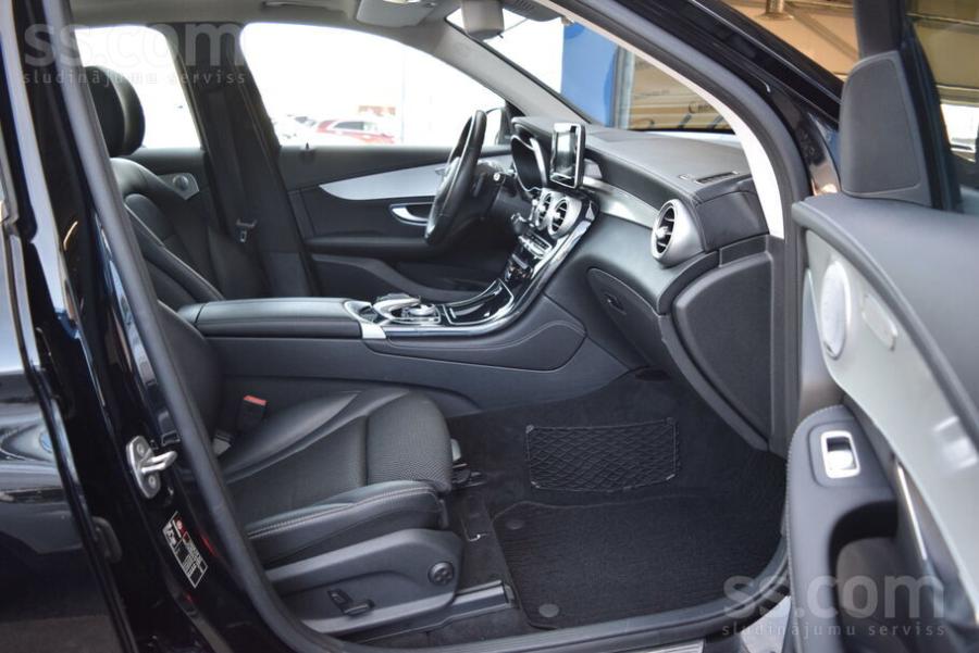 Black Mercedes-Benz GLC 220 2016 in Riga, with an engine capacity of 2.20 L and mileage of 148 thousand km for 23900 €, photo 11 on AUTOMOTO.COM.LV