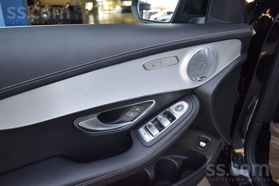 Black Mercedes-Benz GLC 220 2016 in Riga, with an engine capacity of 2.20 L and mileage of 148 thousand km for 23900 €, photo 13 on AUTOMOTO.COM.LV
