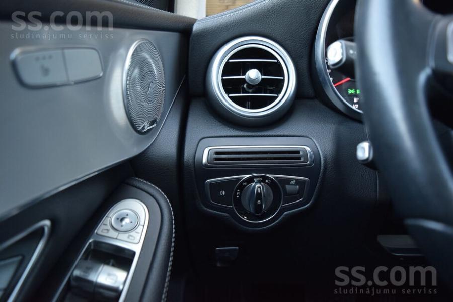 Black Mercedes-Benz GLC 220 2016 in Riga, with an engine capacity of 2.20 L and mileage of 148 thousand km for 23900 €, photo 14 on AUTOMOTO.COM.LV