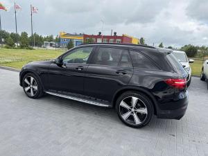 Black Mercedes-Benz GLC 220 2016 in Telschi, with an engine capacity of 2.14 L and mileage of 255 thousand km for 16500 €, photo 4 on AUTOMOTO.COM.LV