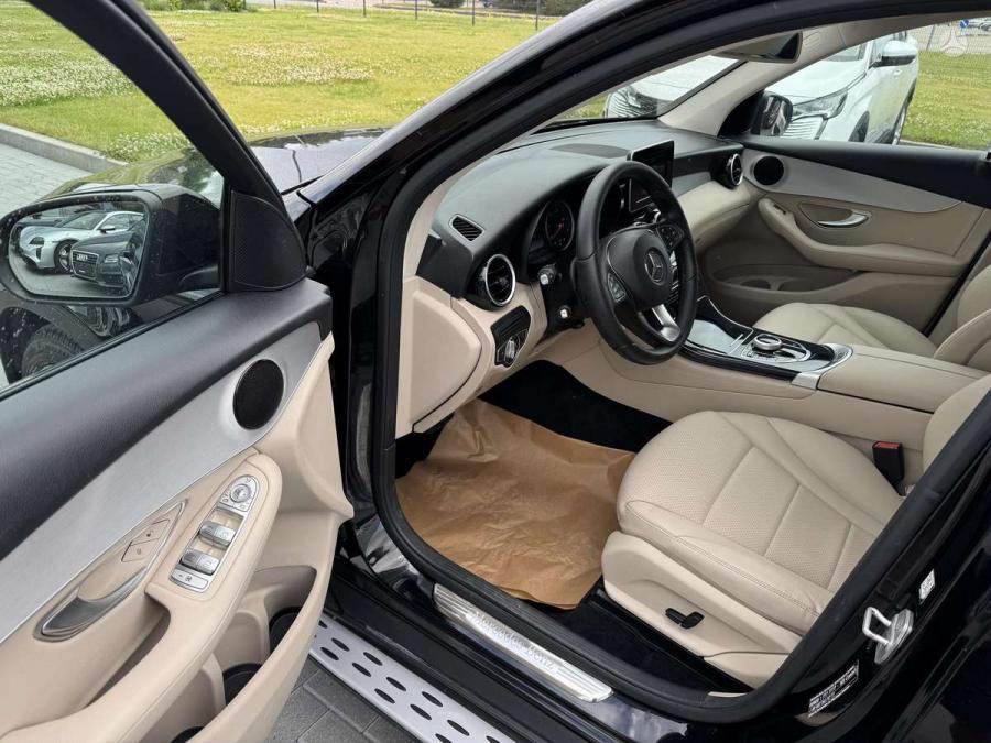 Black Mercedes-Benz GLC 220 2016 in Telschi, with an engine capacity of 2.14 L and mileage of 255 thousand km for 16500 €, photo 18 on AUTOMOTO.COM.LV