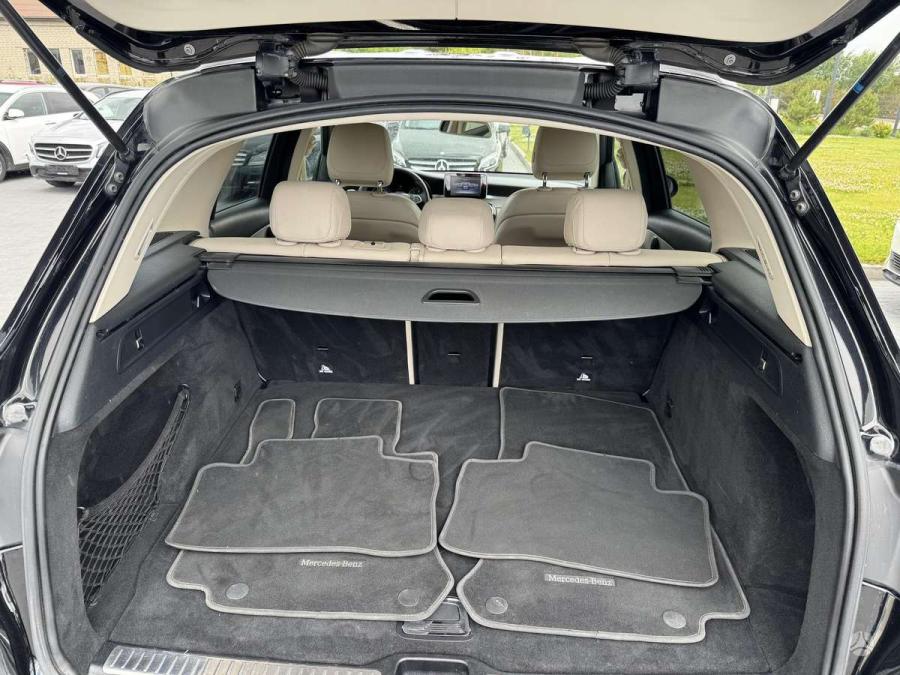 Black Mercedes-Benz GLC 220 2016 in Telschi, with an engine capacity of 2.14 L and mileage of 255 thousand km for 16500 €, photo 23 on AUTOMOTO.COM.LV