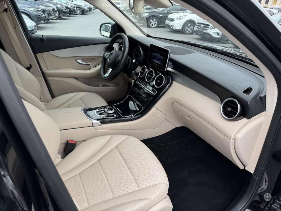 Black Mercedes-Benz GLC 220 2016 in Telschi, with an engine capacity of 2.14 L and mileage of 255 thousand km for 16500 €, photo 26 on AUTOMOTO.COM.LV