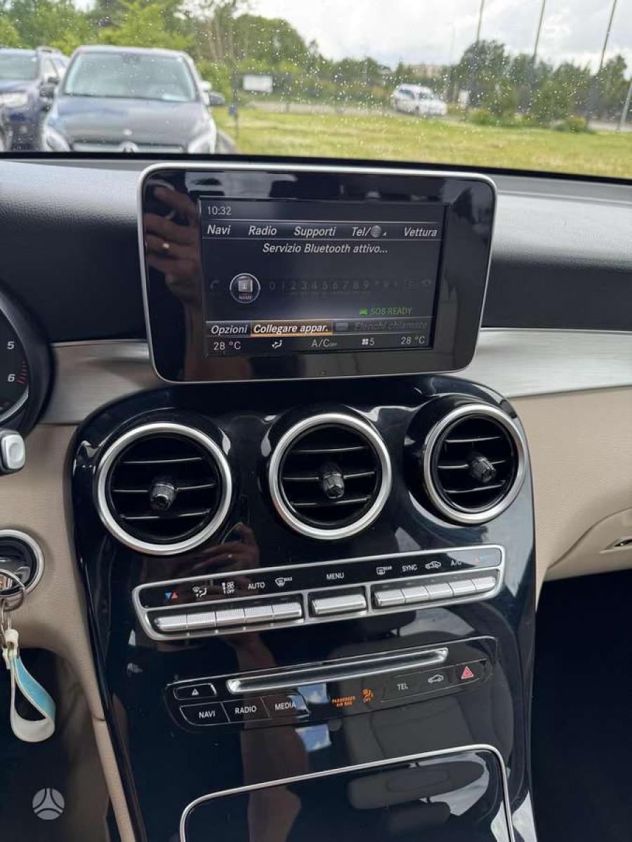 Black Mercedes-Benz GLC 220 2016 in Telschi, with an engine capacity of 2.14 L and mileage of 255 thousand km for 16500 €, photo 33 on AUTOMOTO.COM.LV