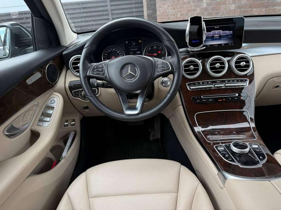 Melns Mercedes-Benz GLC 220 2016 Klaipėda, ar dzinēja tilpumu 2.14 L un nobraukumu 156 tūkst. km par 27500 €, foto 15 vietnē AUTOMOTO.COM.LV