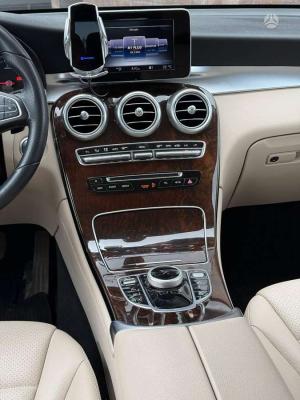 Melns Mercedes-Benz GLC 220 2016 Klaipėda, ar dzinēja tilpumu 2.14 L un nobraukumu 156 tūkst. km par 27500 €, foto 16 vietnē AUTOMOTO.COM.LV