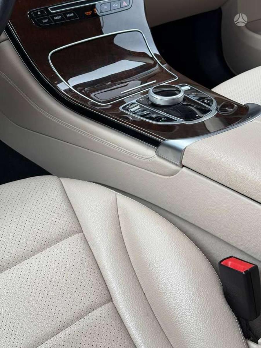 Melns Mercedes-Benz GLC 220 2016 Klaipėda, ar dzinēja tilpumu 2.14 L un nobraukumu 156 tūkst. km par 27500 €, foto 20 vietnē AUTOMOTO.COM.LV