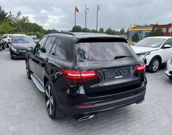 Black Mercedes-Benz GLC 220 2016 in Telschi, with an engine capacity of 2.10 L and mileage of 255 thousand km for 16490 €, photo 3 on AUTOMOTO.COM.LV