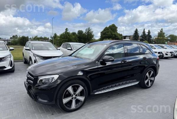 Black Mercedes-Benz GLC 220 2016 in Telschi, with an engine capacity of 2.10 L and mileage of 255 thousand km for 16490 €, photo 5 on AUTOMOTO.COM.LV