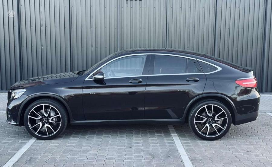 Melns Mercedes-Benz GLC 220 2016 Kauņa, ar dzinēja tilpumu 2.14 L un nobraukumu 330 tūkst. km par 17300 €, foto 4 vietnē AUTOMOTO.COM.LV