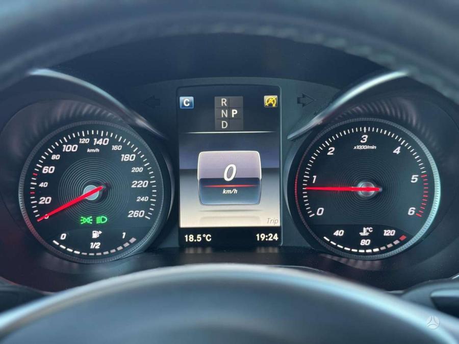Melns Mercedes-Benz GLC 220 2016 Kauņa, ar dzinēja tilpumu 2.14 L un nobraukumu 330 tūkst. km par 17300 €, foto 18 vietnē AUTOMOTO.COM.LV