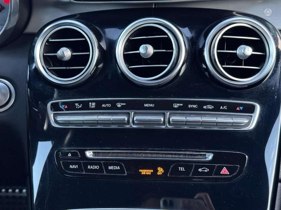 Melns Mercedes-Benz GLC 220 2016 Kauņa, ar dzinēja tilpumu 2.14 L un nobraukumu 330 tūkst. km par 17300 €, foto 25 vietnē AUTOMOTO.COM.LV